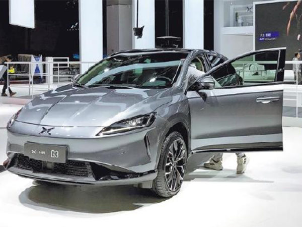 Prinsip Kerja Pengisian Mobil Listrik Tenaga Surya di Stasiun Khusus